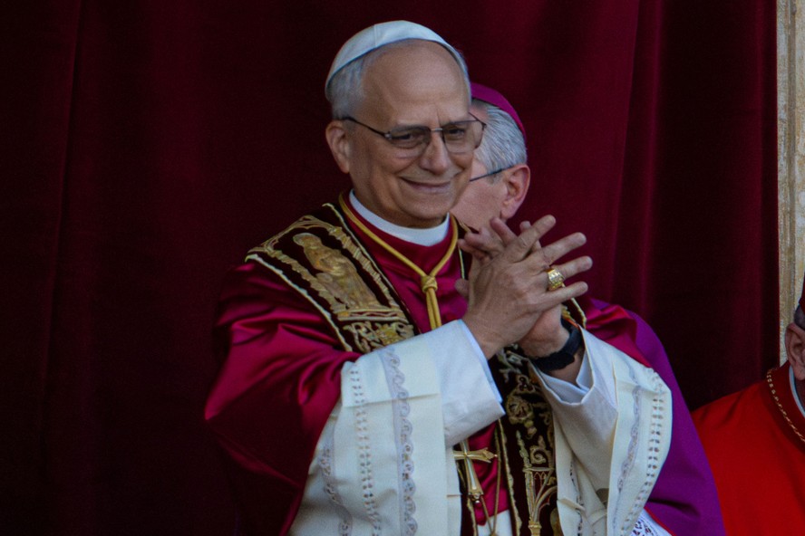 Papa Leão pede a cardeais para continuar "precioso legado" de Francisco ...