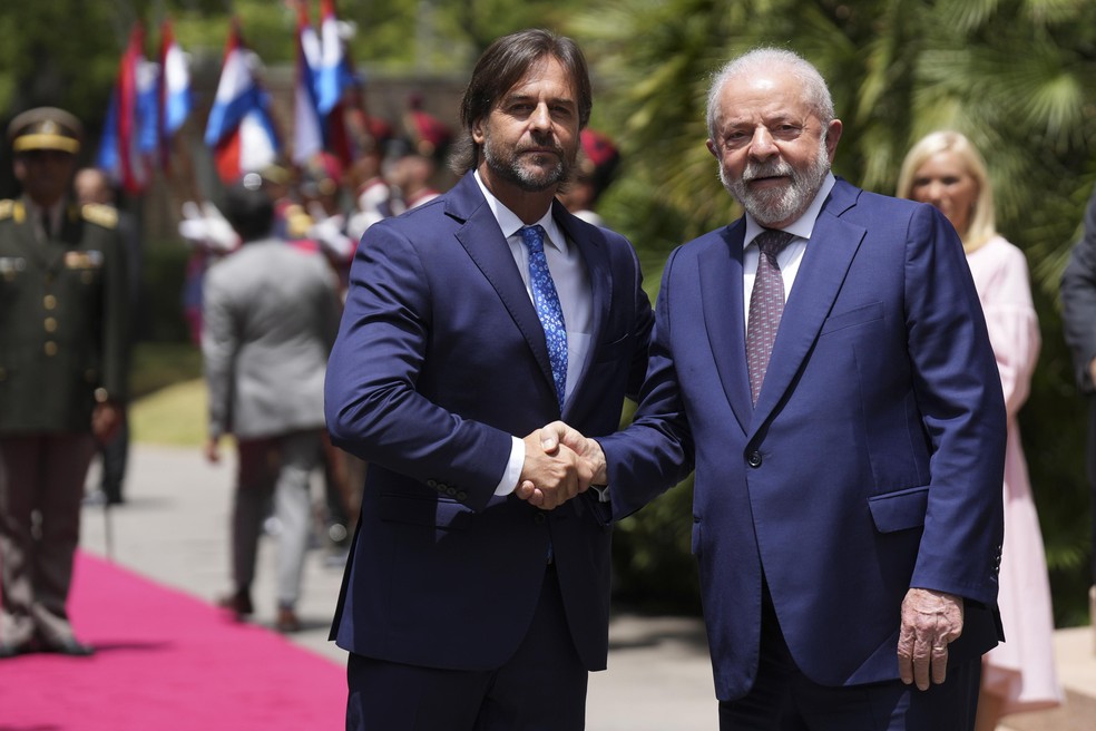 Lula quer Mercosul negociando com China e pede apoio do Uruguai para ...