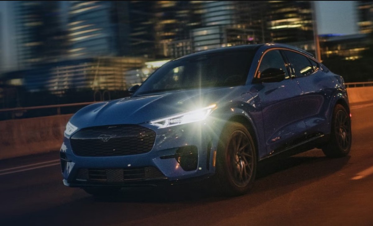 Mustang elétrico começa a ser vendido no Brasil em outubro | Empresas ...