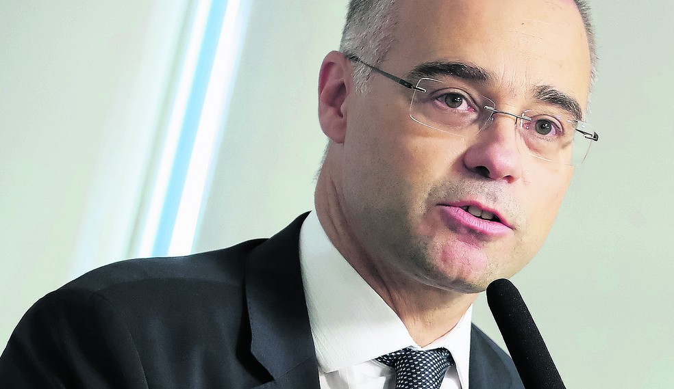 Bolsonaro sinaliza a ministros que indicará André Mendonça ao STF ...