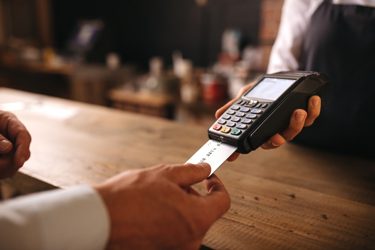 Trilho voucher: como se adaptar às novas regras do PAT | ABECS | Valor ...