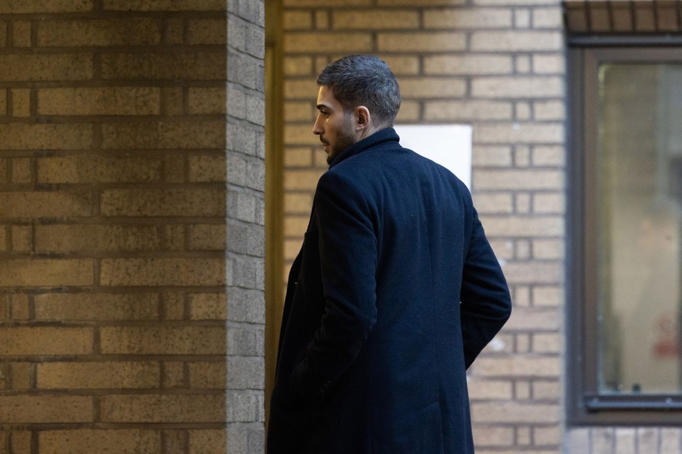 Ex-analista do Goldman Sachs é condenado a 22 meses de prisão por uso ...