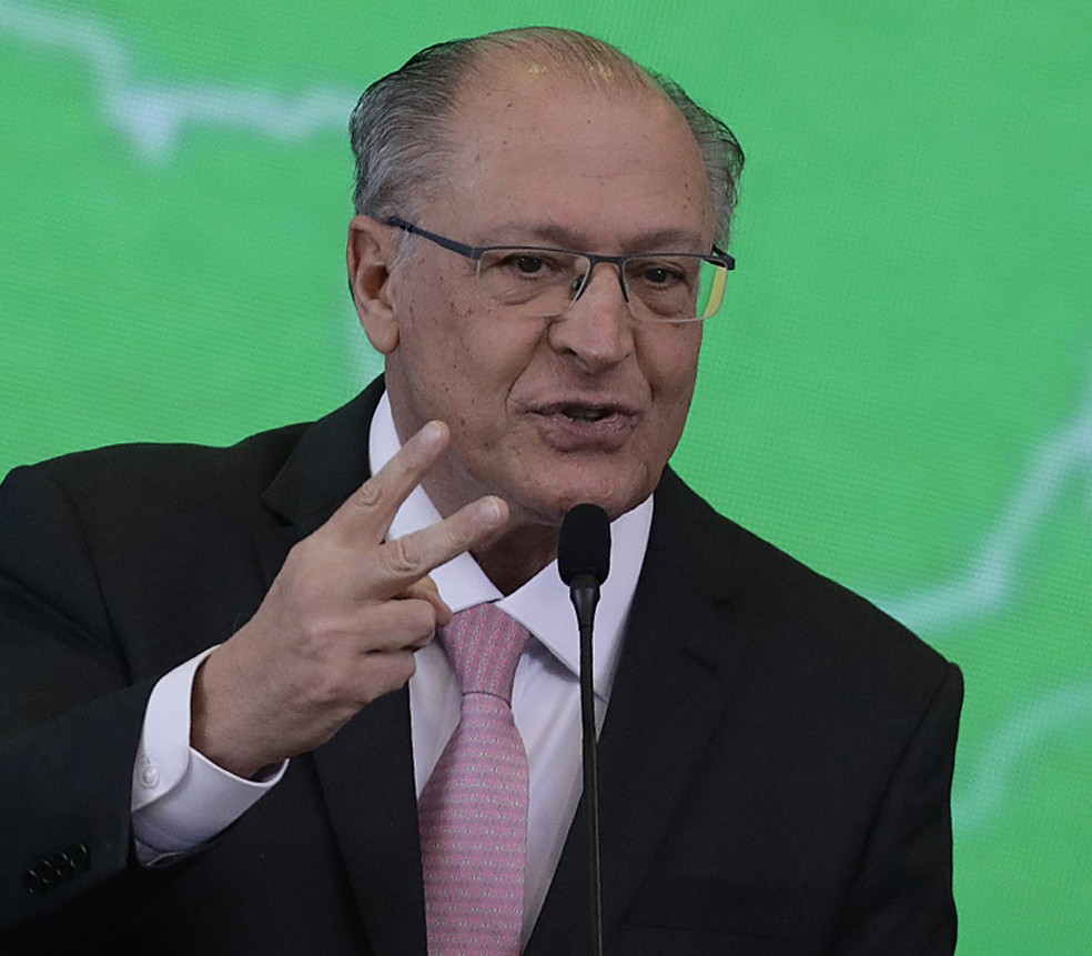 Alckmin socorre passageira em voo | Brasil | Valor Econômico
