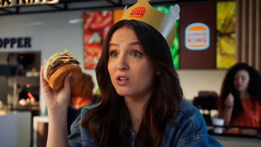 Burger King põe Larissa Manoela para fazer piada de briga familiar em campanha | Empresas ...
