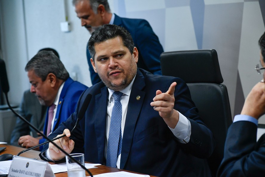 Alcolumbre diz que anistia 'não pode ser para todos' | Política | Valor ...