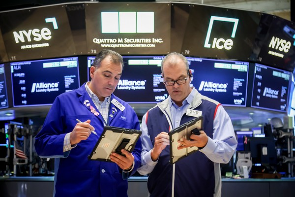 Bolsas de NY disparam e Dow Jones renova recorde com acordo preliminar ...