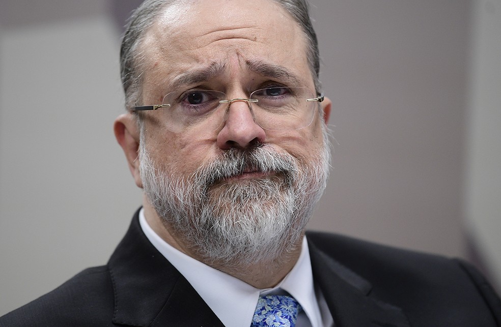 Aras se reúne com ministro da Defesa para discutir ‘papel das ...