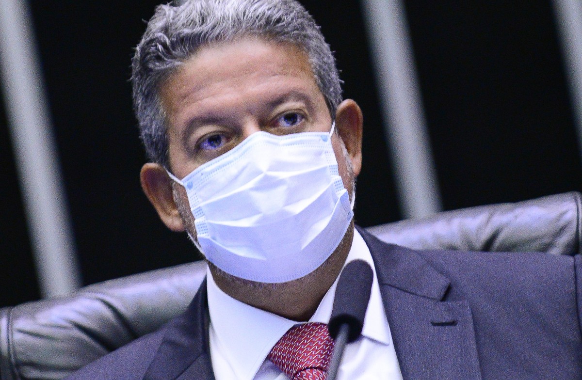 Lira articula com aéreas passagem mais barata a deputados federais ...