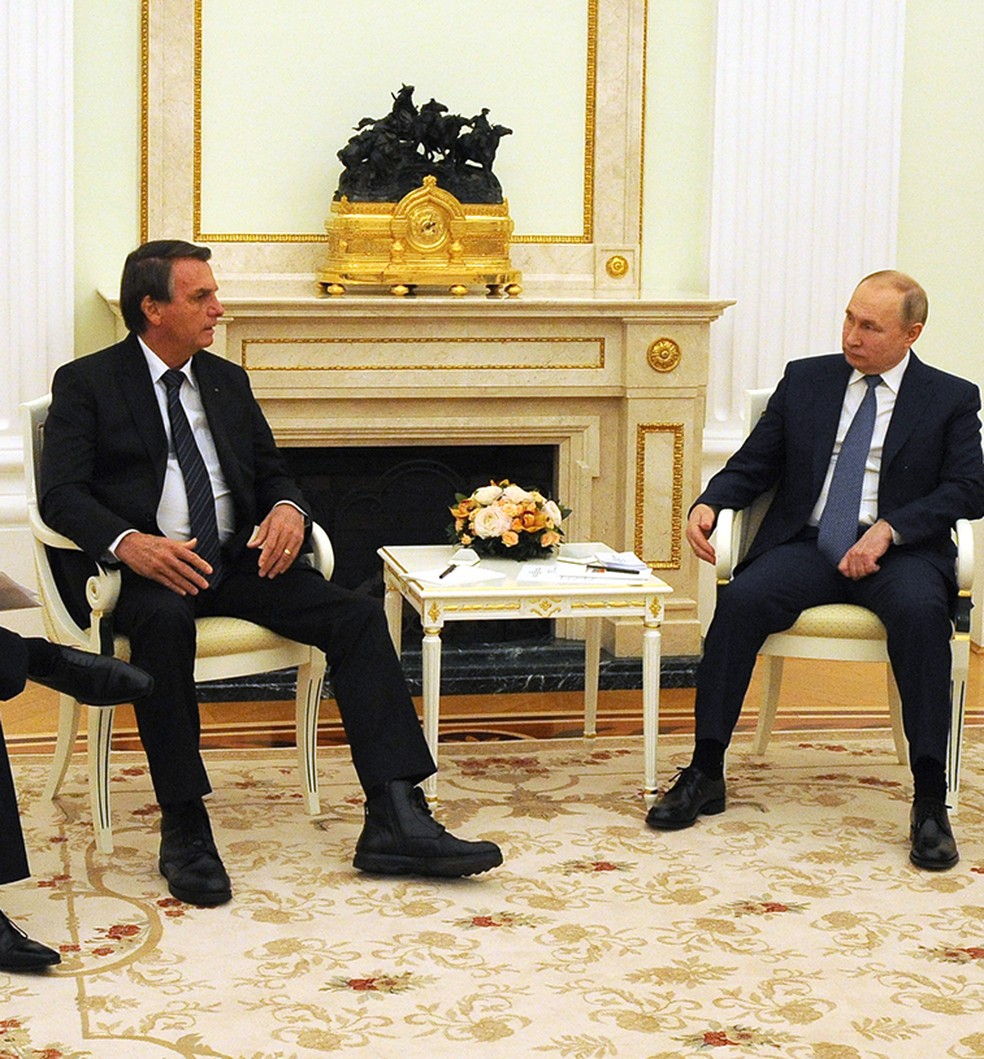 Sem acordo concreto, Bolsonaro vê casamento perfeito com Putin | Brasil ...