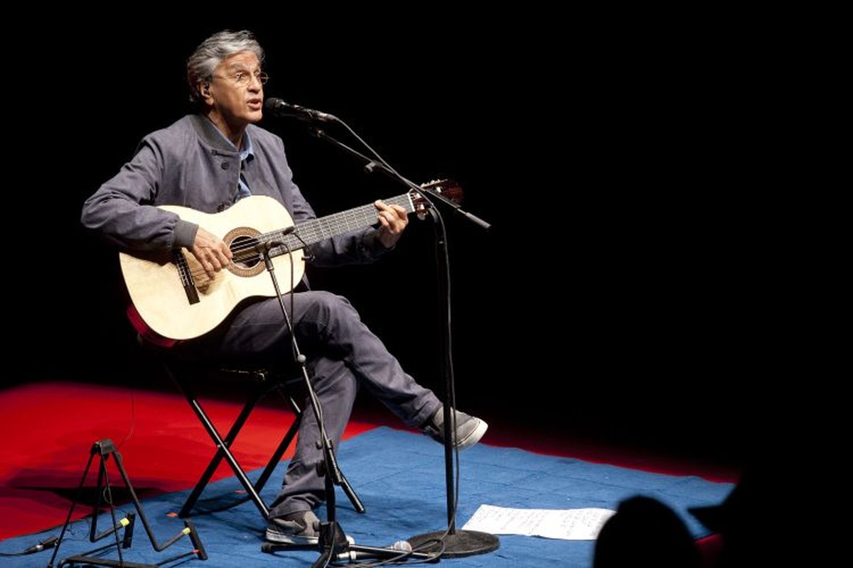 Discografia completa de Caetano pode ser ouvida gratuitamente em site ...