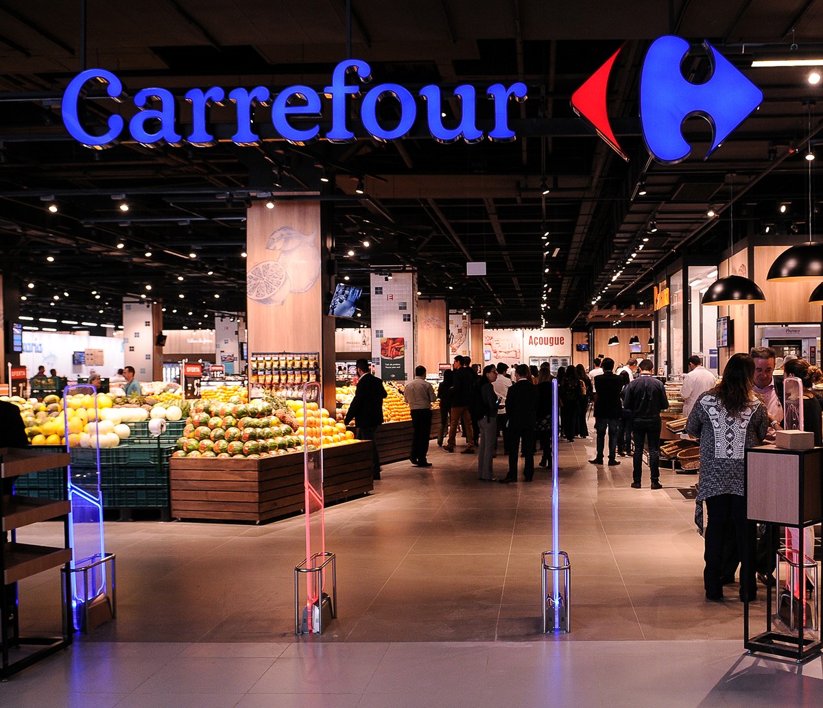 Os bastidores do plano de saída do Carrefour Brasil da bolsa | Empresas ...